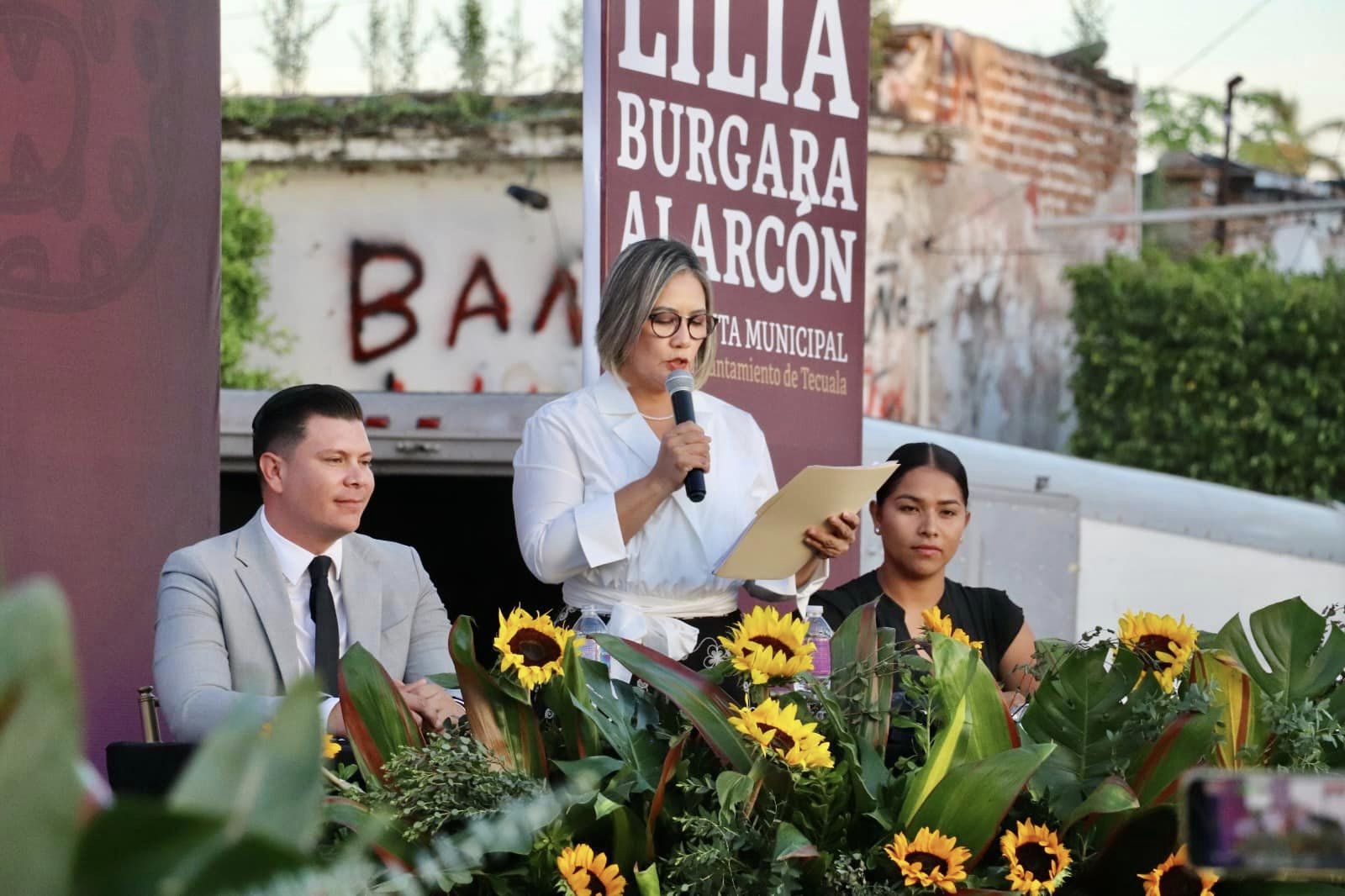 Toma de protesta Nora Lilia Burgara